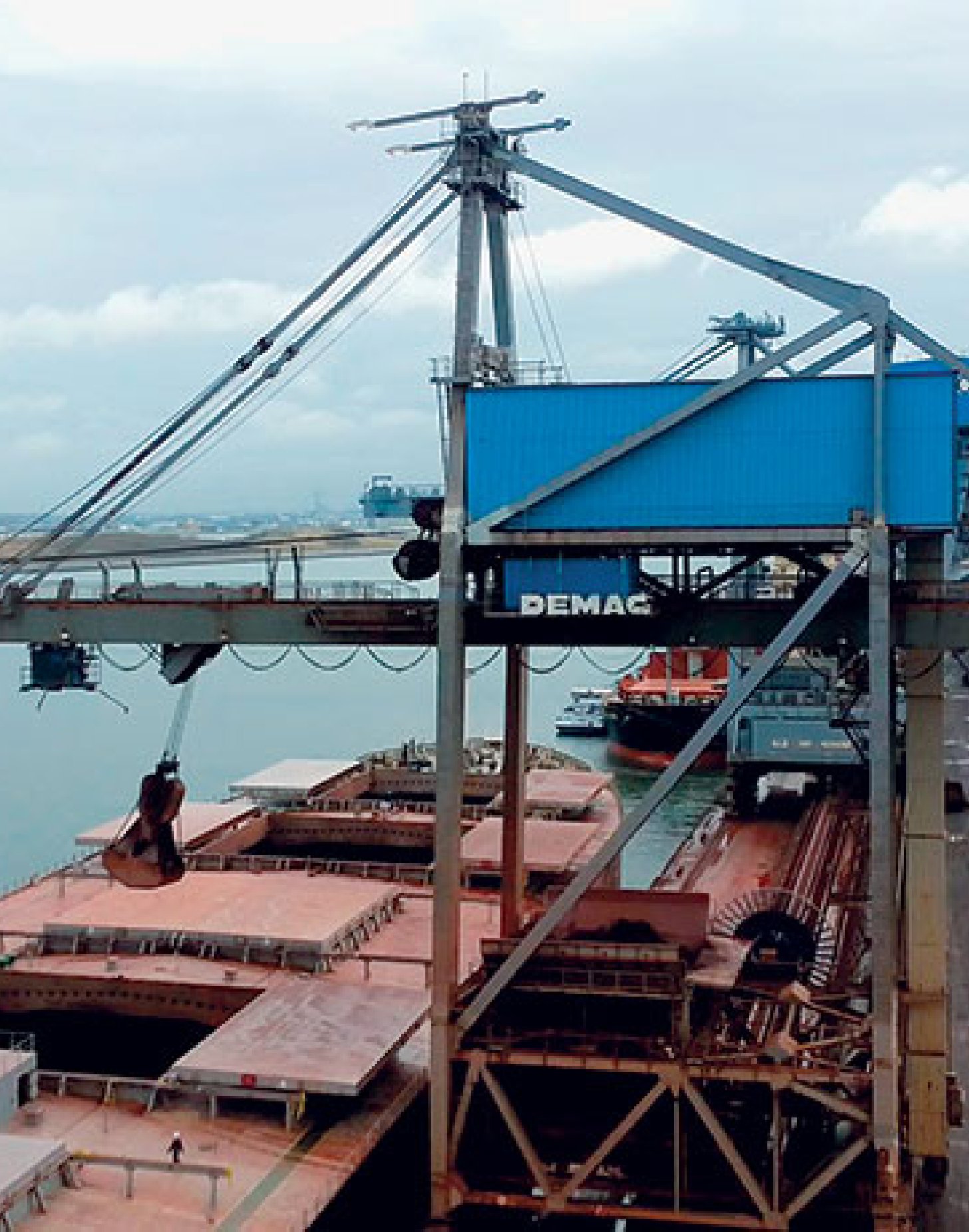 Electrical modernisation of a ship unloader - VINCI
